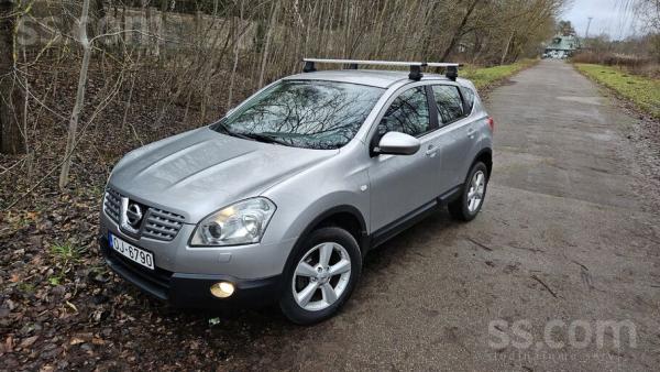 Grey Nissan Qashqai 2008 in Riga, with an engine capacity of 2.00 L and mileage of 101 thousand km for 4500 €, photo 2 on AUTOMOTO.COM.LV