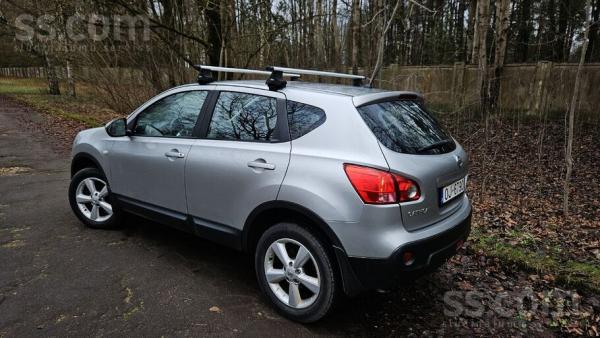 Grey Nissan Qashqai 2008 in Riga, with an engine capacity of 2.00 L and mileage of 101 thousand km for 4500 €, photo 3 on AUTOMOTO.COM.LV