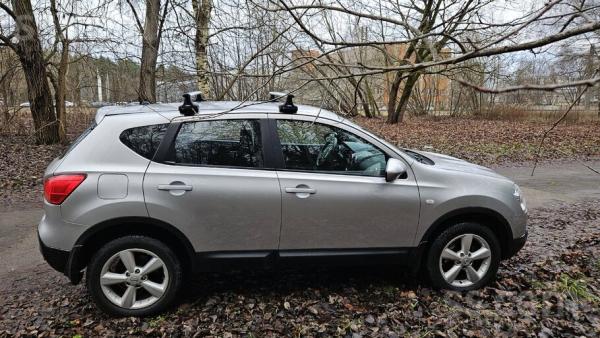 Grey Nissan Qashqai 2008 in Riga, with an engine capacity of 2.00 L and mileage of 101 thousand km for 4500 €, photo 6 on AUTOMOTO.COM.LV