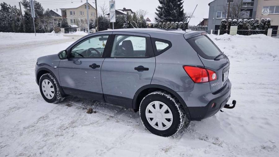 Pelēks Nissan Qashqai 2008 Kauņa, ar dzinēja tilpumu 2.00 L un nobraukumu 255 tūkst. km par 3550 €, foto 5 vietnē AUTOMOTO.COM.LV