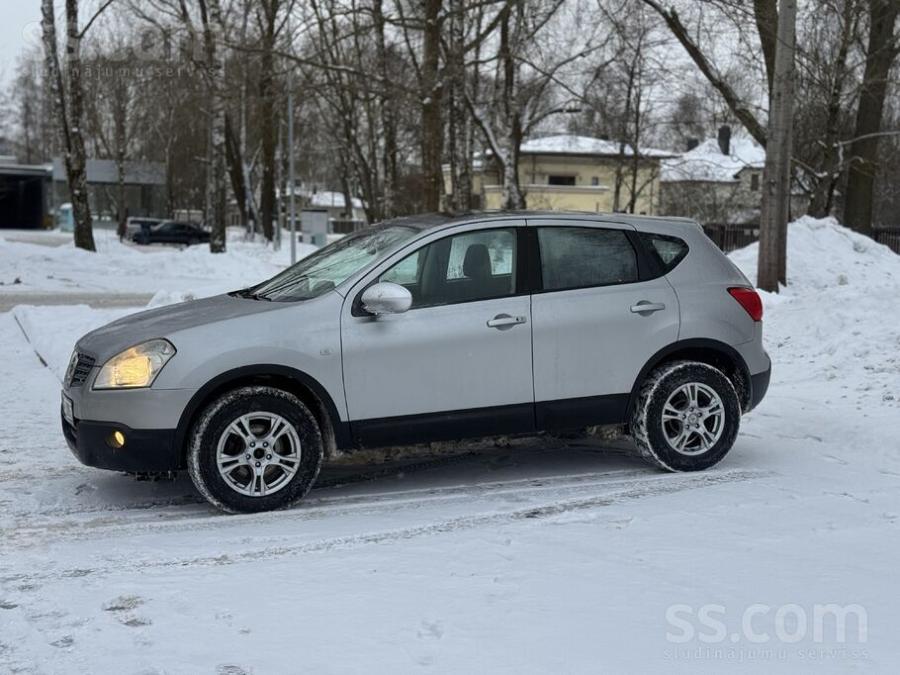 Pelēks Nissan Qashqai 2008 Rīga, ar dzinēja tilpumu 2.00 L un nobraukumu 170 tūkst. km par 4400 €, foto 2 vietnē AUTOMOTO.COM.LV