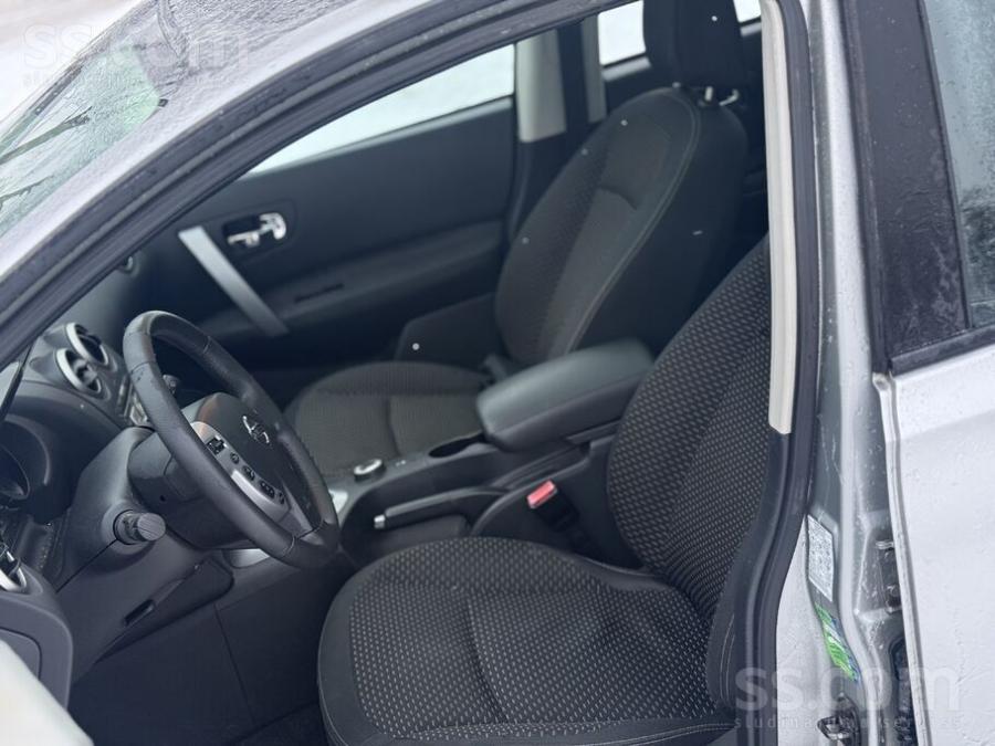 Pelēks Nissan Qashqai 2008 Rīga, ar dzinēja tilpumu 2.00 L un nobraukumu 170 tūkst. km par 4400 €, foto 8 vietnē AUTOMOTO.COM.LV
