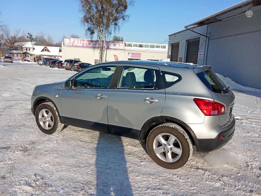 Pelēks Nissan Qashqai 2008 Alīta, ar dzinēja tilpumu 1.46 L un nobraukumu 257 tūkst. km par 3500 €, foto 2 vietnē AUTOMOTO.COM.LV