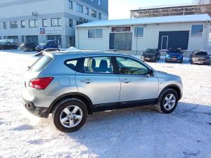 Pelēks Nissan Qashqai 2008 Alīta, ar dzinēja tilpumu 1.46 L un nobraukumu 257 tūkst. km par 3500 €, foto 3 vietnē AUTOMOTO.COM.LV