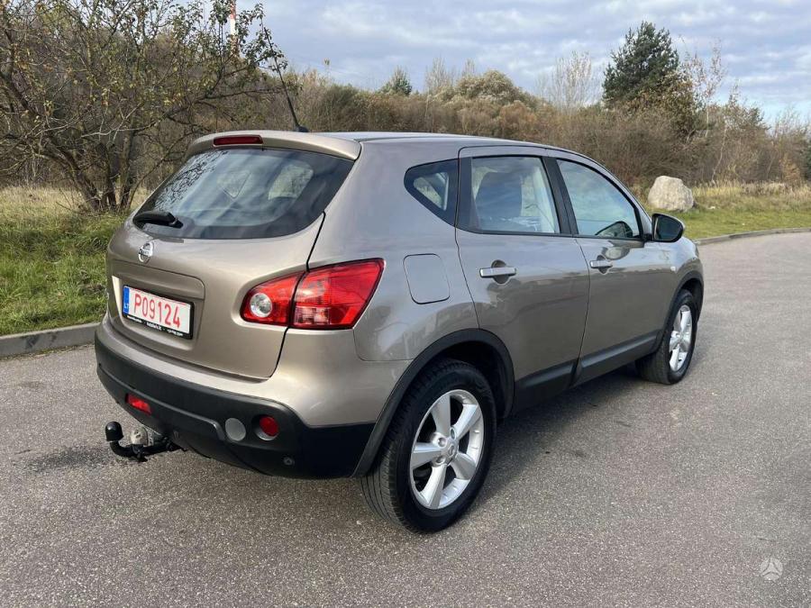 Pelēks Nissan Qashqai 2008 Viļņa, ar dzinēja tilpumu 2.00 L un nobraukumu 188 tūkst. km par 4950 €, foto 4 vietnē AUTOMOTO.COM.LV