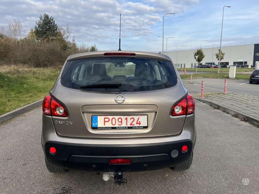 Pelēks Nissan Qashqai 2008 Viļņa, ar dzinēja tilpumu 2.00 L un nobraukumu 188 tūkst. km par 4950 €, foto 5 vietnē AUTOMOTO.COM.LV