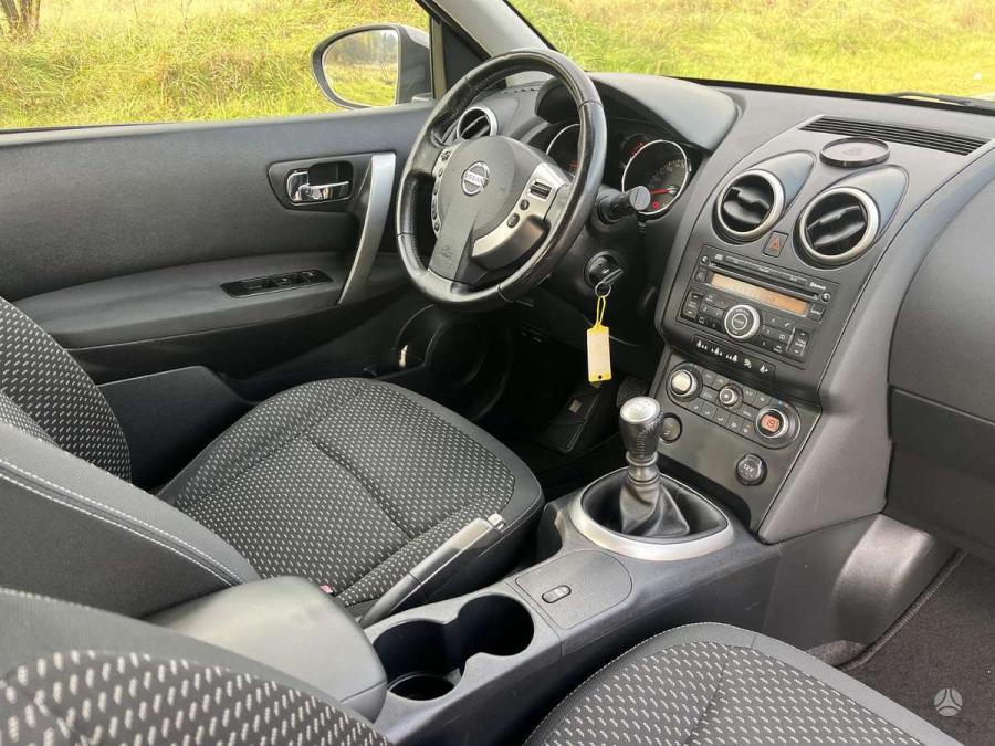 Pelēks Nissan Qashqai 2008 Viļņa, ar dzinēja tilpumu 2.00 L un nobraukumu 188 tūkst. km par 4950 €, foto 15 vietnē AUTOMOTO.COM.LV