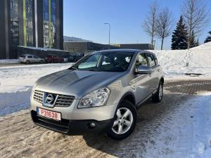 Pelēks Nissan Qashqai 2008 Viļņa, ar dzinēja tilpumu 2.00 L un nobraukumu 256 tūkst. km par 5350 €, foto  vietnē AUTOMOTO.COM.LV
