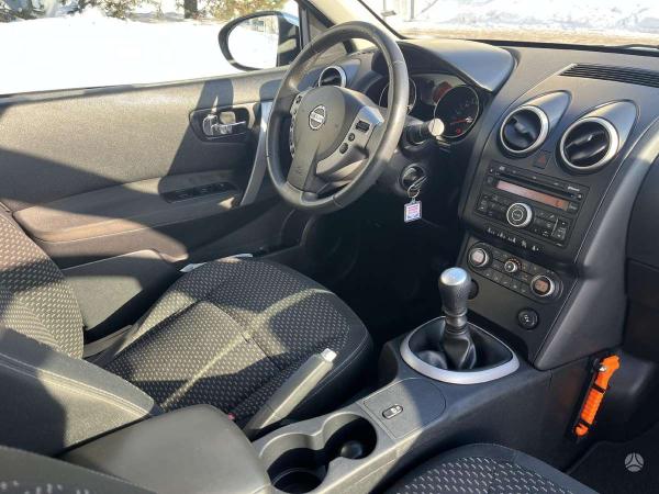 Pelēks Nissan Qashqai 2008 Viļņa, ar dzinēja tilpumu 2.00 L un nobraukumu 256 tūkst. km par 5350 €, foto 8 vietnē AUTOMOTO.COM.LV