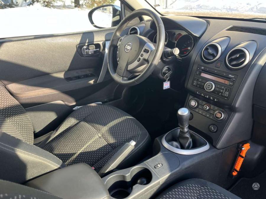 Pelēks Nissan Qashqai 2008 Viļņa, ar dzinēja tilpumu 2.00 L un nobraukumu 256 tūkst. km par 5350 €, foto 8 vietnē AUTOMOTO.COM.LV