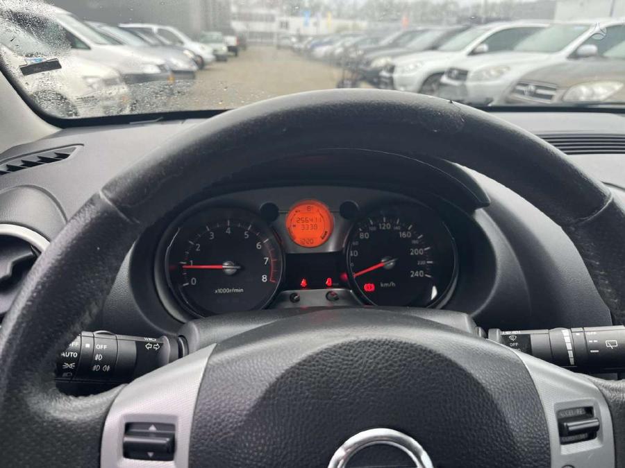 Pelēks Nissan Qashqai 2008 Viļņa, ar dzinēja tilpumu 2.00 L un nobraukumu 256 tūkst. km par 5350 €, foto 40 vietnē AUTOMOTO.COM.LV
