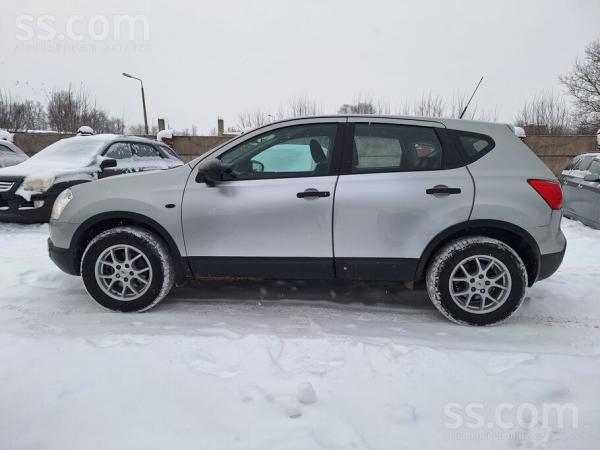 Pelēks Nissan Qashqai 2008 Daugavpils, ar dzinēja tilpumu 1.50 L un nobraukumu 0 tūkst. km par 3450 €, foto 4 vietnē AUTOMOTO.COM.LV