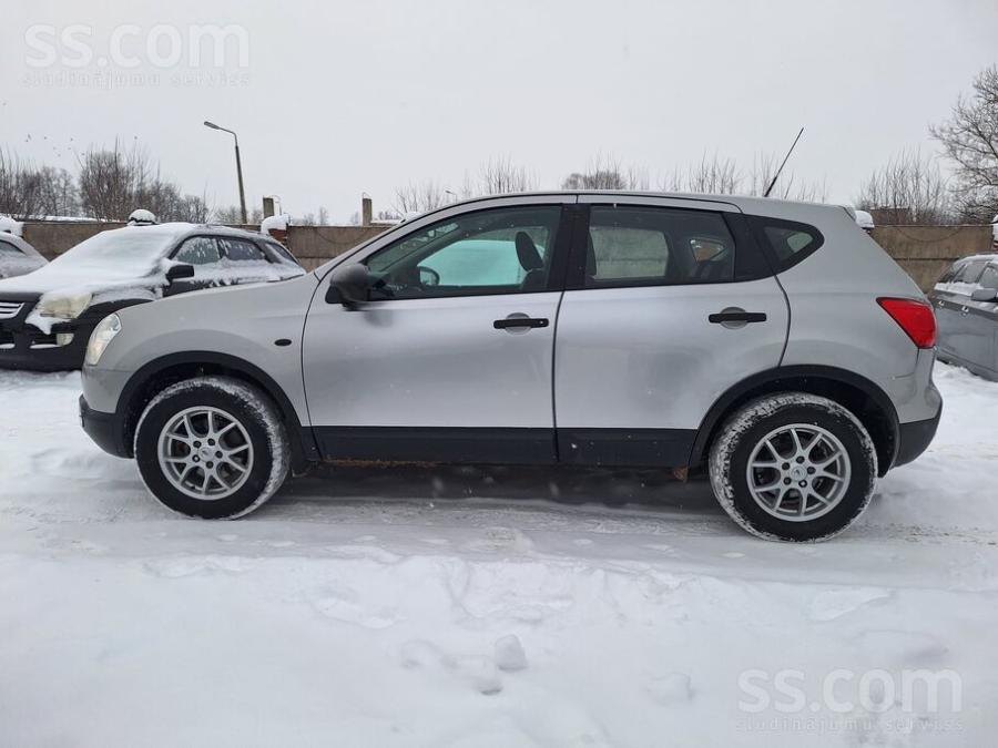 Grey Nissan Qashqai 2008 in Daugavpils, with an engine capacity of 1.50 L and mileage of 0 thousand km for 3100 €, photo 4 on AUTOMOTO.COM.LV
