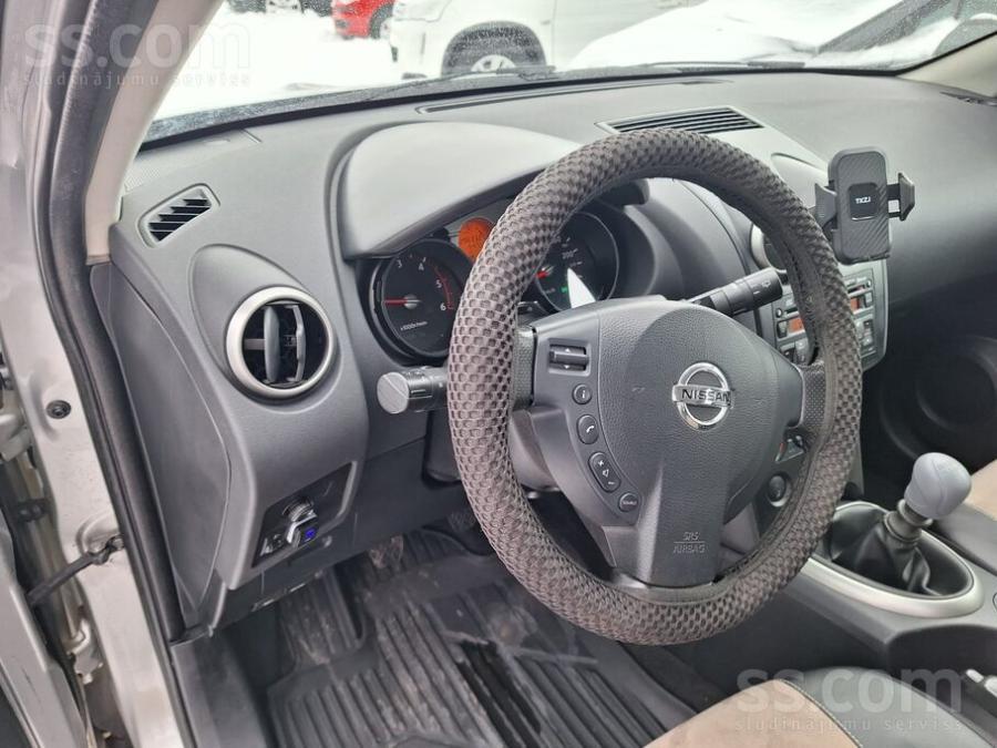 Grey Nissan Qashqai 2008 in Daugavpils, with an engine capacity of 1.50 L and mileage of 0 thousand km for 3100 €, photo 10 on AUTOMOTO.COM.LV