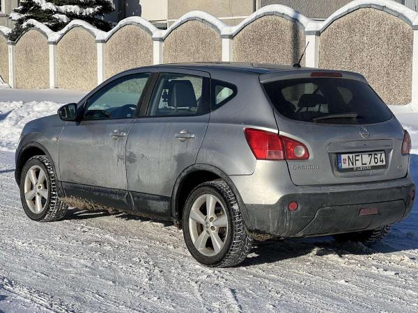 Grey Nissan Qashqai 2008 in Radviliskis, with an engine capacity of 2.00 L and mileage of 330 thousand km for 2800 €, photo 3 on AUTOMOTO.COM.LV