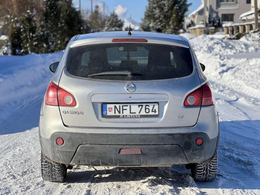 Pelēks Nissan Qashqai 2008 Radviliškis, ar dzinēja tilpumu 2.00 L un nobraukumu 330 tūkst. km par 2800 €, foto 4 vietnē AUTOMOTO.COM.LV