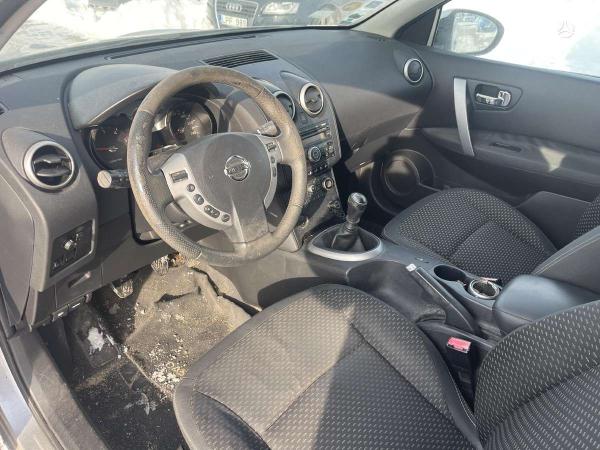 Pelēks Nissan Qashqai 2008 Tauragė, ar dzinēja tilpumu 1.46 L un nobraukumu 237 tūkst. km par 2650 €, foto 7 vietnē AUTOMOTO.COM.LV