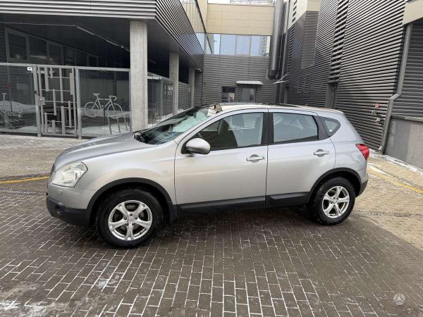 Pelēks Nissan Qashqai 2008 Viļņa, ar dzinēja tilpumu 2.00 L un nobraukumu 299 tūkst. km par 3750 €, foto 2 vietnē AUTOMOTO.COM.LV