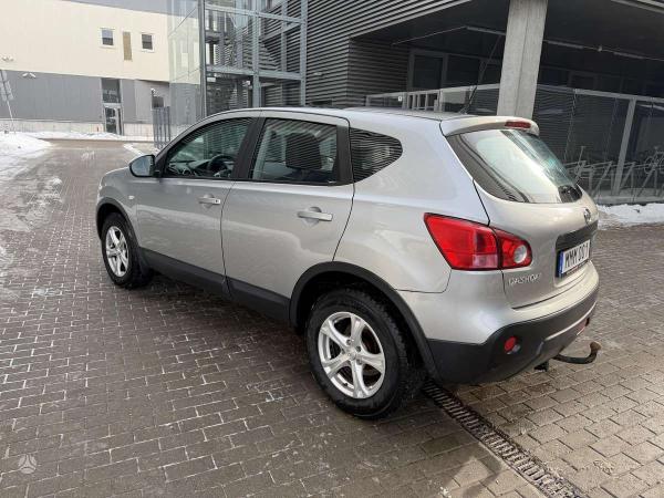 Pelēks Nissan Qashqai 2008 Viļņa, ar dzinēja tilpumu 2.00 L un nobraukumu 299 tūkst. km par 3750 €, foto 10 vietnē AUTOMOTO.COM.LV