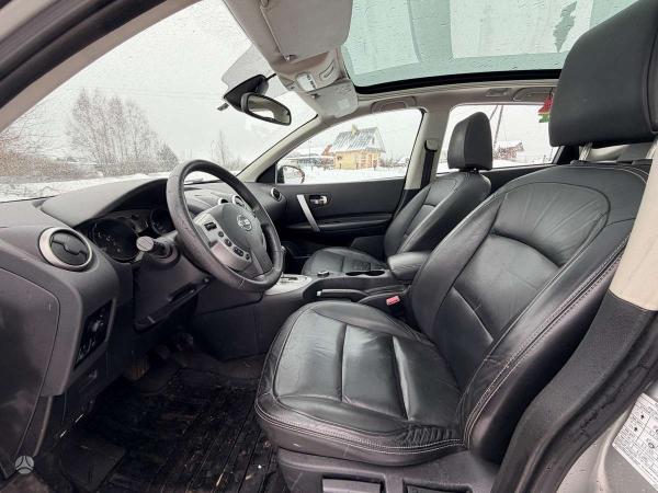 Grey Nissan Qashqai 2008 in Utena, with an engine capacity of 2.00 L and mileage of 185 thousand km for 3950 €, photo 11 on AUTOMOTO.COM.LV