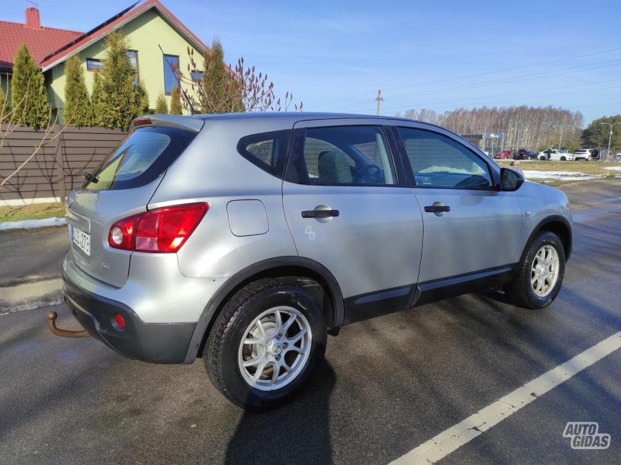Grey Nissan Qashqai 2008 in Kretinga, with an engine capacity of 1.50 L and mileage of 226 thousand km for 2350 €, photo 4 on AUTOMOTO.COM.LV