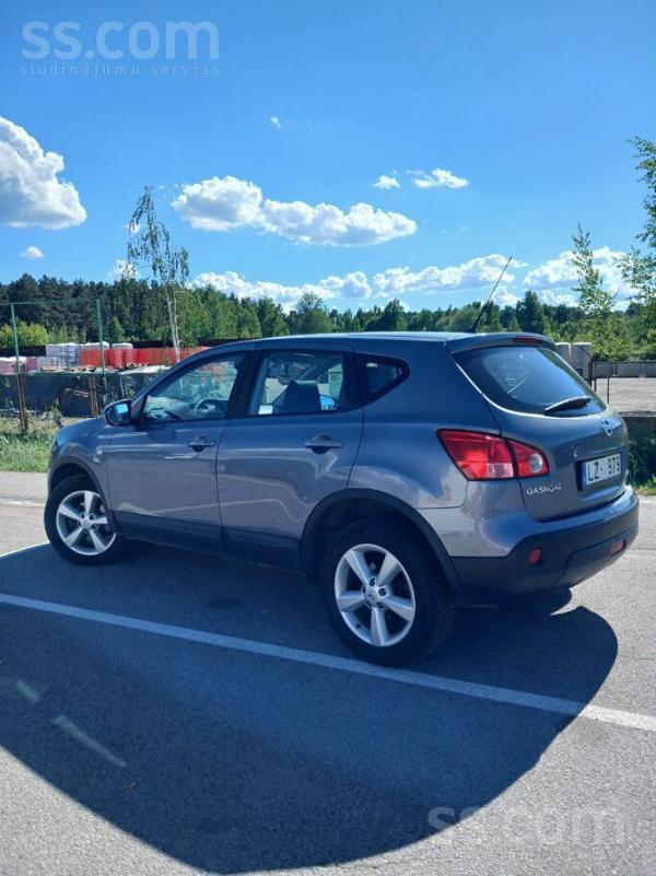 Grey Nissan Qashqai 2008 in Riga, with an engine capacity of 1.50 L and mileage of 263 thousand km for 3100 €, photo 4 on AUTOMOTO.COM.LV