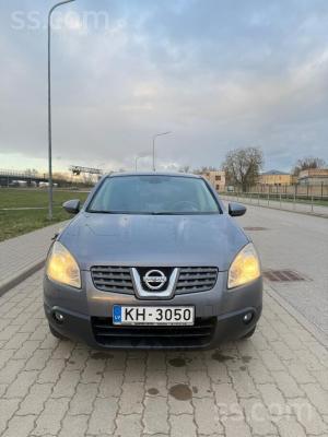 Pelēks Nissan Qashqai 2008 Daugavpils, ar dzinēja tilpumu 2.00 L un nobraukumu 271 tūkst. km par 3580 €, foto  vietnē AUTOMOTO.COM.LV