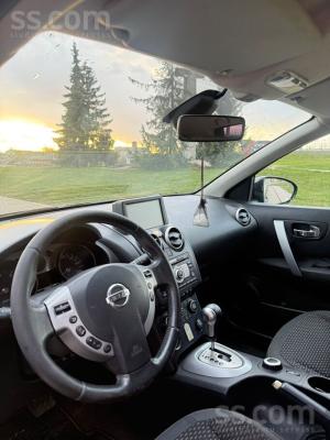 Pelēks Nissan Qashqai 2008 Daugavpils, ar dzinēja tilpumu 2.00 L un nobraukumu 271 tūkst. km par 3580 €, foto 8 vietnē AUTOMOTO.COM.LV
