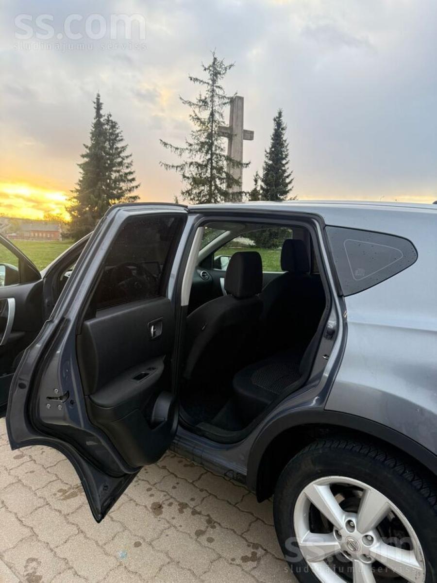 Pelēks Nissan Qashqai 2008 Daugavpils, ar dzinēja tilpumu 2.00 L un nobraukumu 271 tūkst. km par 3580 €, foto 11 vietnē AUTOMOTO.COM.LV
