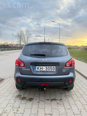 Pelēks Nissan Qashqai 2008 Daugavpils, ar dzinēja tilpumu 2.00 L un nobraukumu 271 tūkst. km par 3580 €, foto 13 vietnē AUTOMOTO.COM.LV