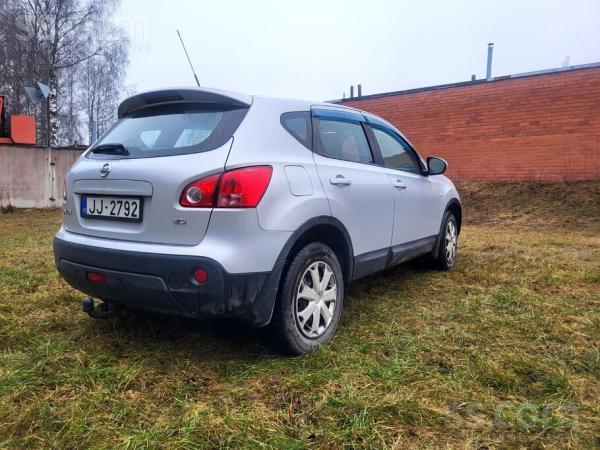 Grey Nissan Qashqai 2008 in Riga, with an engine capacity of 2.00 L and mileage of 355 thousand km for 2500 €, photo 5 on AUTOMOTO.COM.LV