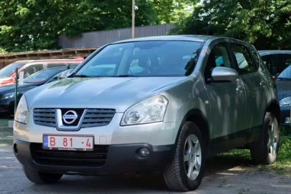Grey Nissan Qashqai 2008 in Grobiņa, with an engine capacity of 2.00 L and mileage of 271 thousand km for 4390 €, photo 1 on AUTOMOTO.COM.LV