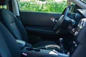 Pelēks Nissan Qashqai 2008 Grobiņa, ar dzinēja tilpumu 2.00 L un nobraukumu 271 tūkst. km par 4390 €, foto 10 vietnē AUTOMOTO.COM.LV