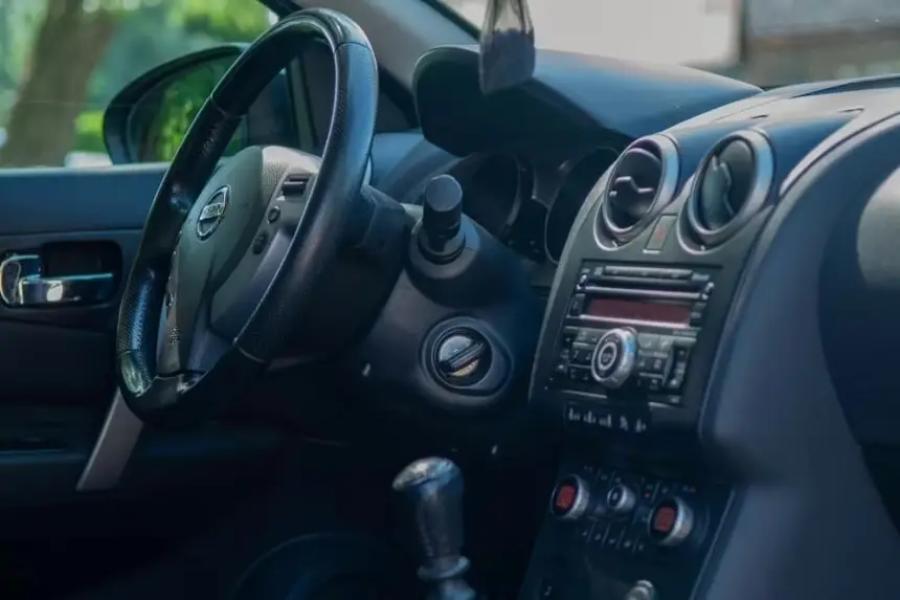 Pelēks Nissan Qashqai 2008 Grobiņa, ar dzinēja tilpumu 2.00 L un nobraukumu 271 tūkst. km par 4390 €, foto 11 vietnē AUTOMOTO.COM.LV