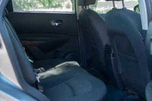 Pelēks Nissan Qashqai 2008 Grobiņa, ar dzinēja tilpumu 2.00 L un nobraukumu 271 tūkst. km par 4390 €, foto 14 vietnē AUTOMOTO.COM.LV