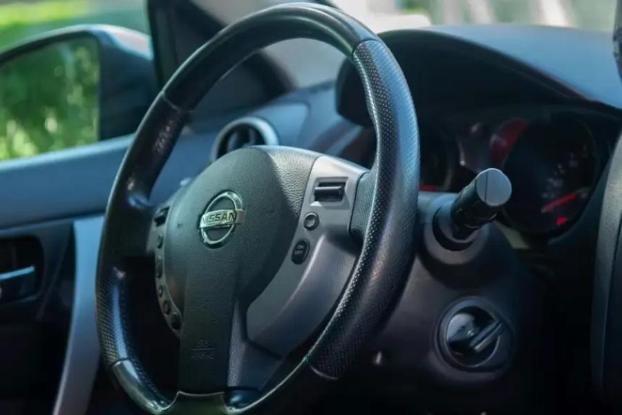 Pelēks Nissan Qashqai 2008 Grobiņa, ar dzinēja tilpumu 2.00 L un nobraukumu 271 tūkst. km par 4390 €, foto 16 vietnē AUTOMOTO.COM.LV