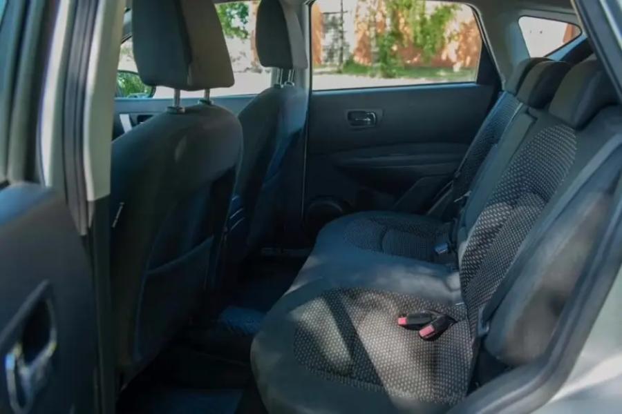 Pelēks Nissan Qashqai 2008 Grobiņa, ar dzinēja tilpumu 2.00 L un nobraukumu 271 tūkst. km par 4390 €, foto 17 vietnē AUTOMOTO.COM.LV