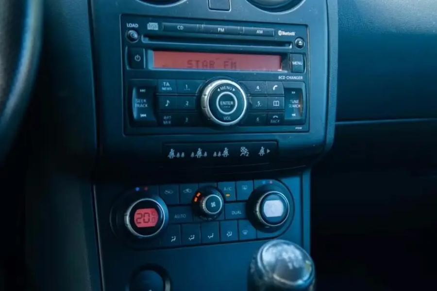 Pelēks Nissan Qashqai 2008 Grobiņa, ar dzinēja tilpumu 2.00 L un nobraukumu 271 tūkst. km par 4390 €, foto 21 vietnē AUTOMOTO.COM.LV