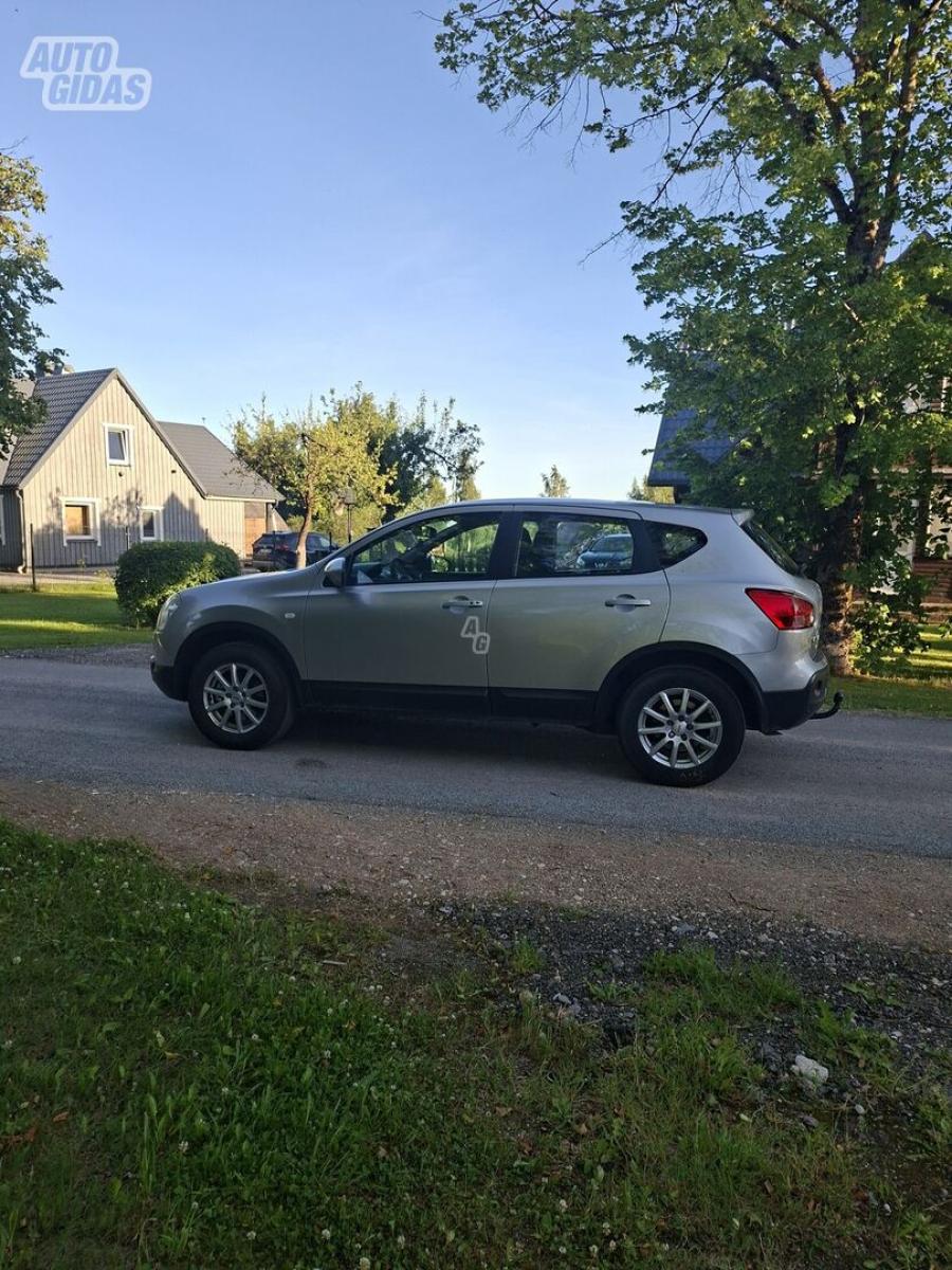 Grey Nissan Qashqai 2008 in Anyksciai, with an engine capacity of 1.50 L and mileage of 292 thousand km for 3300 €, photo 5 on AUTOMOTO.COM.LV