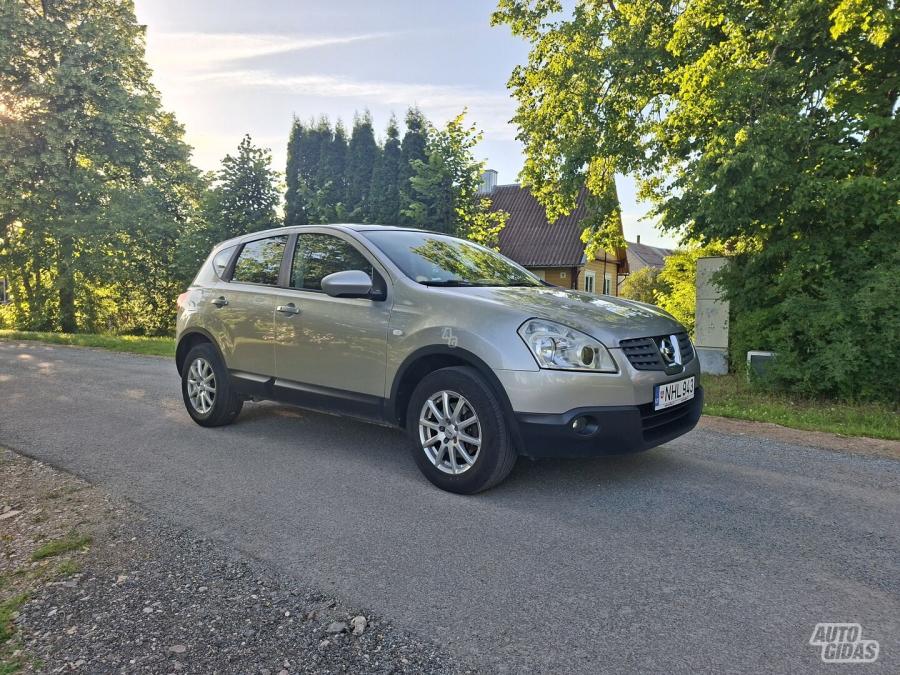 Grey Nissan Qashqai 2008 in Anyksciai, with an engine capacity of 1.50 L and mileage of 292 thousand km for 3300 €, photo 7 on AUTOMOTO.COM.LV