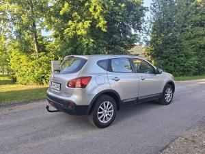 Grey Nissan Qashqai 2008 in Anyksciai, with an engine capacity of 1.50 L and mileage of 292 thousand km for 3300 €, photo 9 on AUTOMOTO.COM.LV