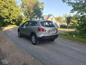 Grey Nissan Qashqai 2008 in Anyksciai, with an engine capacity of 1.50 L and mileage of 292 thousand km for 3300 €, photo 10 on AUTOMOTO.COM.LV