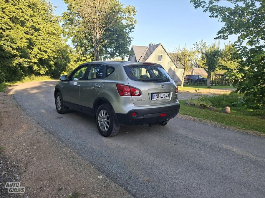 Grey Nissan Qashqai 2008 in Anyksciai, with an engine capacity of 1.50 L and mileage of 292 thousand km for 3300 €, photo 10 on AUTOMOTO.COM.LV