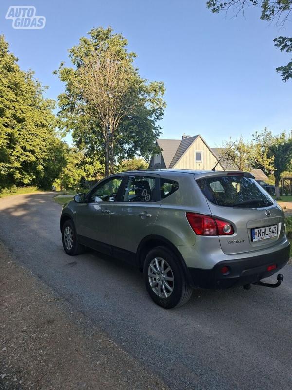 Grey Nissan Qashqai 2008 in Anyksciai, with an engine capacity of 1.50 L and mileage of 292 thousand km for 3300 €, photo 10 on AUTOMOTO.COM.LV