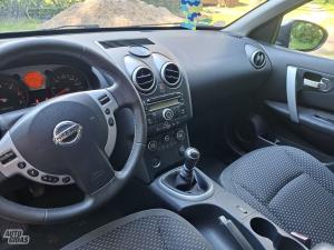 Grey Nissan Qashqai 2008 in Anyksciai, with an engine capacity of 1.50 L and mileage of 292 thousand km for 3300 €, photo 13 on AUTOMOTO.COM.LV