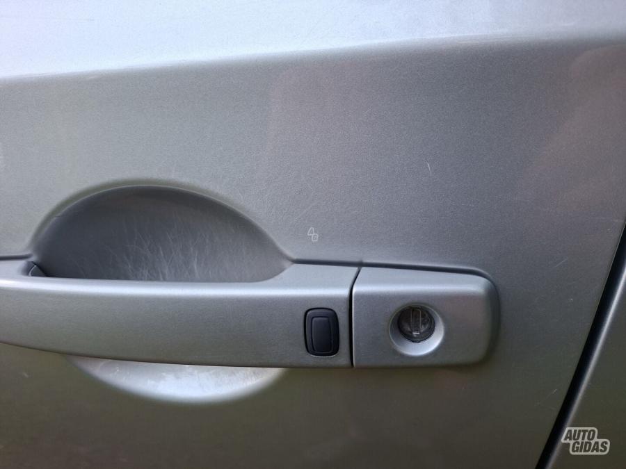 Grey Nissan Qashqai 2008 in Anyksciai, with an engine capacity of 1.50 L and mileage of 292 thousand km for 3300 €, photo 16 on AUTOMOTO.COM.LV