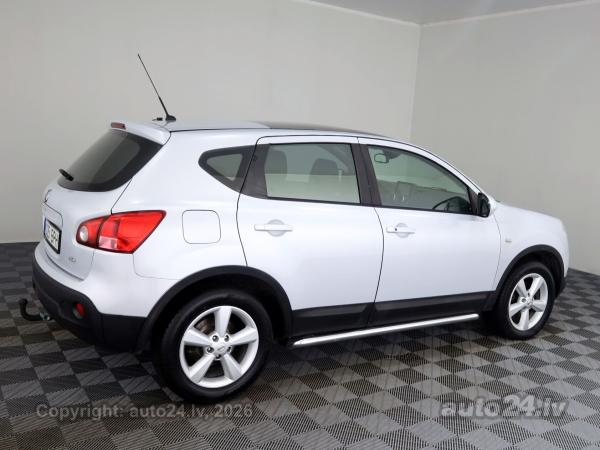 Grey Nissan Qashqai 2008 in Tallinn, with an engine capacity of 2.00 L and mileage of 256 thousand km for 2999 €, photo 3 on AUTOMOTO.COM.LV