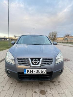 Pelēks Nissan Qashqai 2008 Daugavpils, ar dzinēja tilpumu 2.00 L un nobraukumu 272 tūkst. km par 3400 €, foto 3 vietnē AUTOMOTO.COM.LV