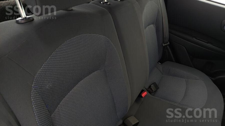 Grey Nissan Qashqai 2008 in Riga, with an engine capacity of 2.00 L and mileage of 205 thousand km for 3600 €, photo 9 on AUTOMOTO.COM.LV