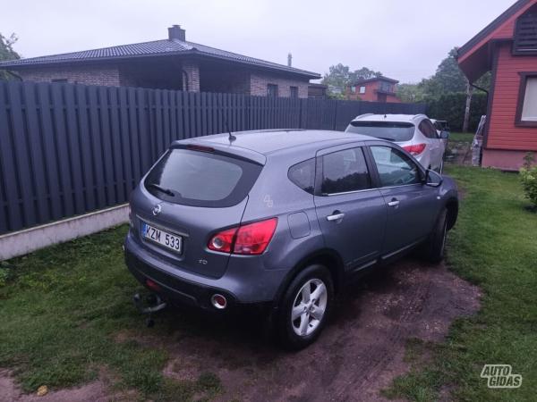 Grey Nissan Qashqai 2008 in Plunge, with an engine capacity of 1.50 L and mileage of 230 thousand km for 3600 €, photo 4 on AUTOMOTO.COM.LV